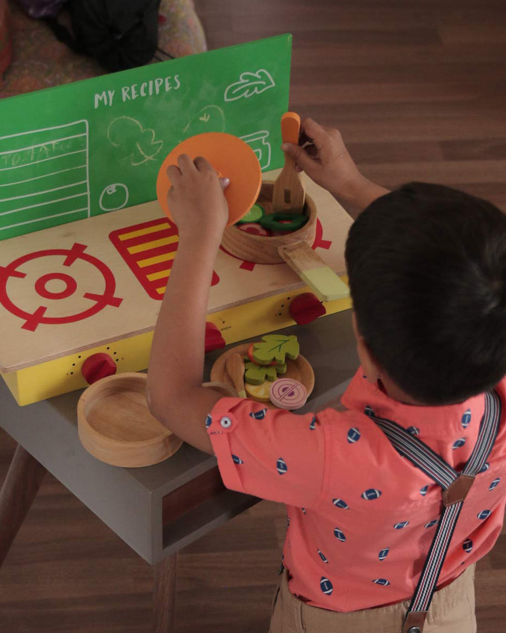 Shumee Wooden Lil Chef Cooking Set, Apron & Cooktop-Pretend & Play Toy ...